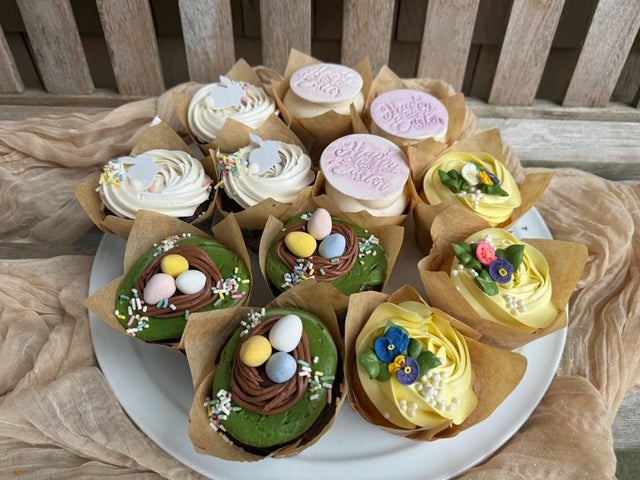 Best Easter Desserts Bunny Cake Peter Rabbit Cupcakes Easter Pies Lemon ...